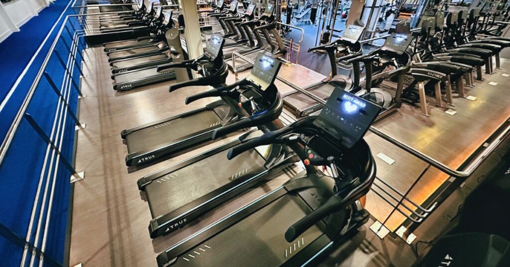 What Features Should You Look for in a Commercial Treadmill?